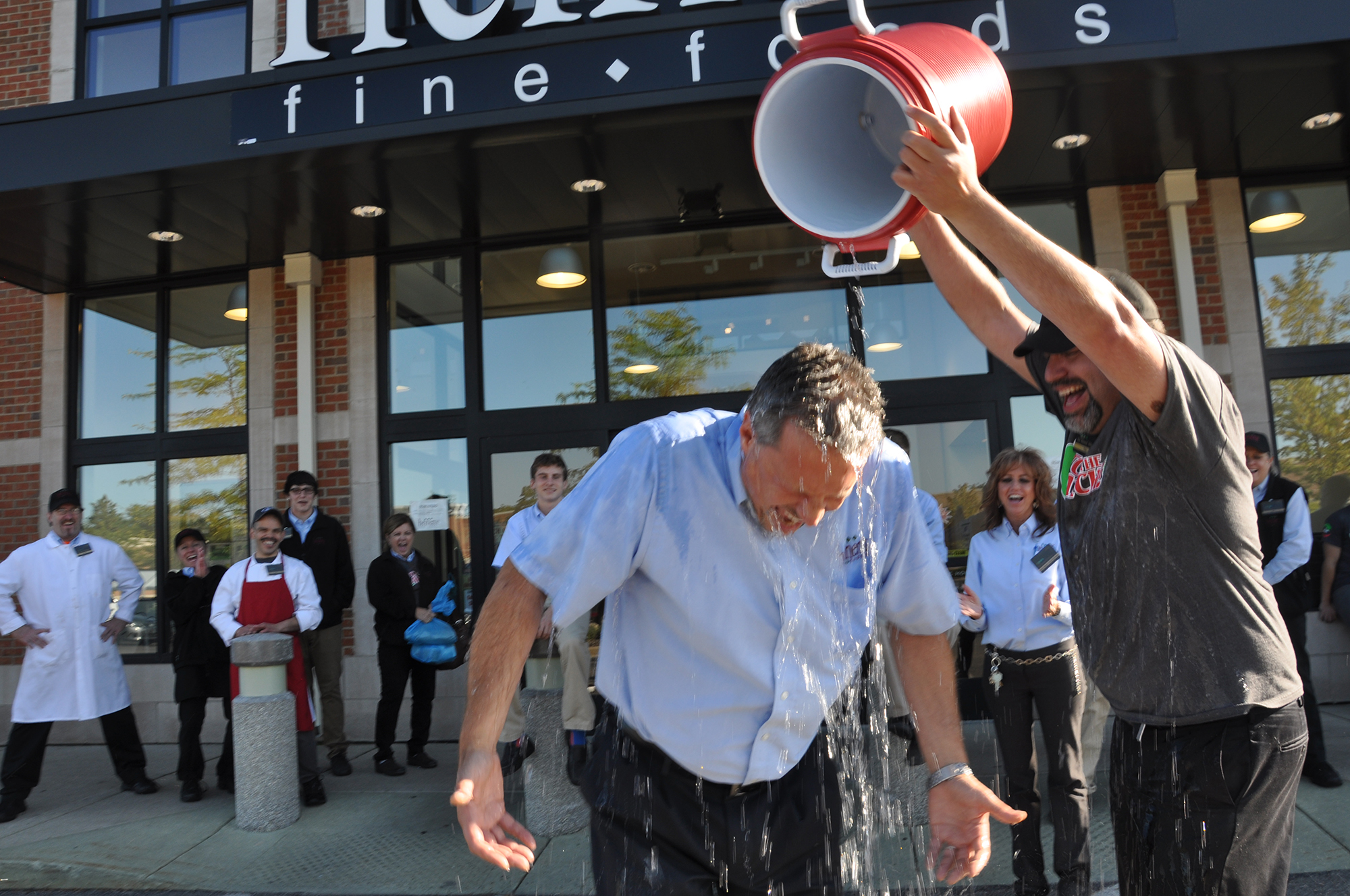 256 Heinen S Grocery Cook Street Coffee Bhs Tv Take The Ice Bucket