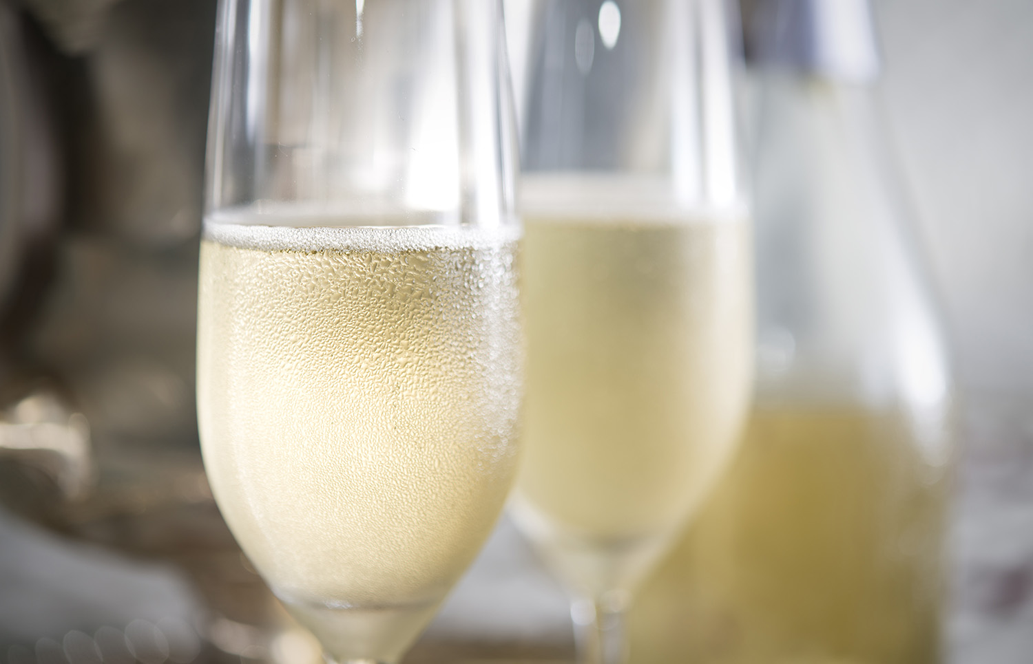 Around the World in 14 Bubbles Holiday Wine Tasting at Heinen's ...